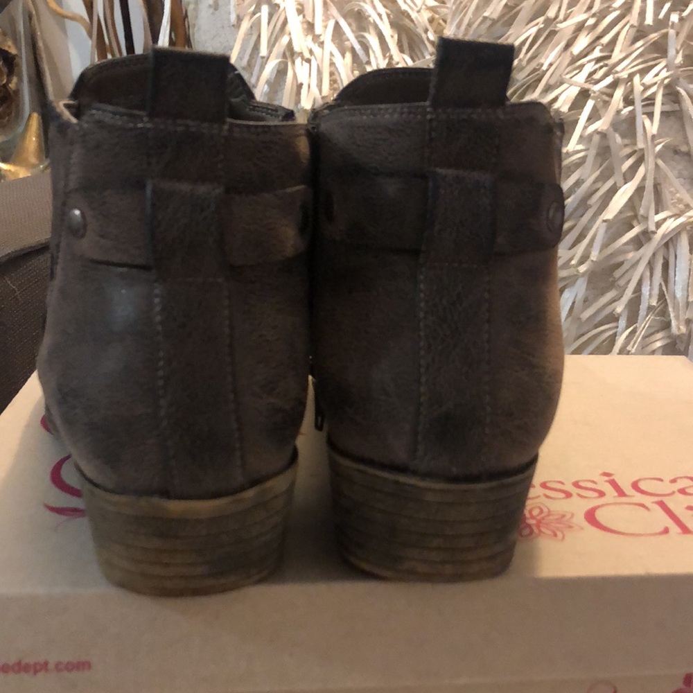 Jessica Cline (Distress Look) Tan/Brown Bootiessize 7… - Gem